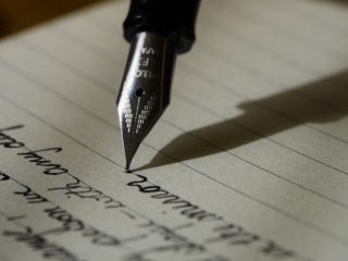 Easy Steps To Write A Commentary Effectively - Teachingutopians